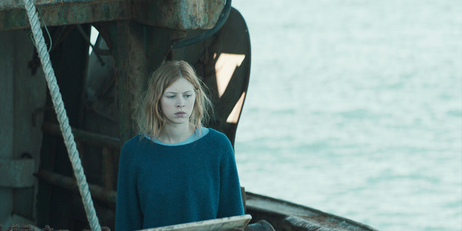 Review: ‘Sea Fever’ is a Moody Deep-Sea Sci-Fi – Rough Cut