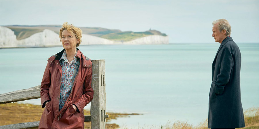 Review: ‘Hope Gap’ is a Forgettable Addition to the Divorce Movie Genre ...